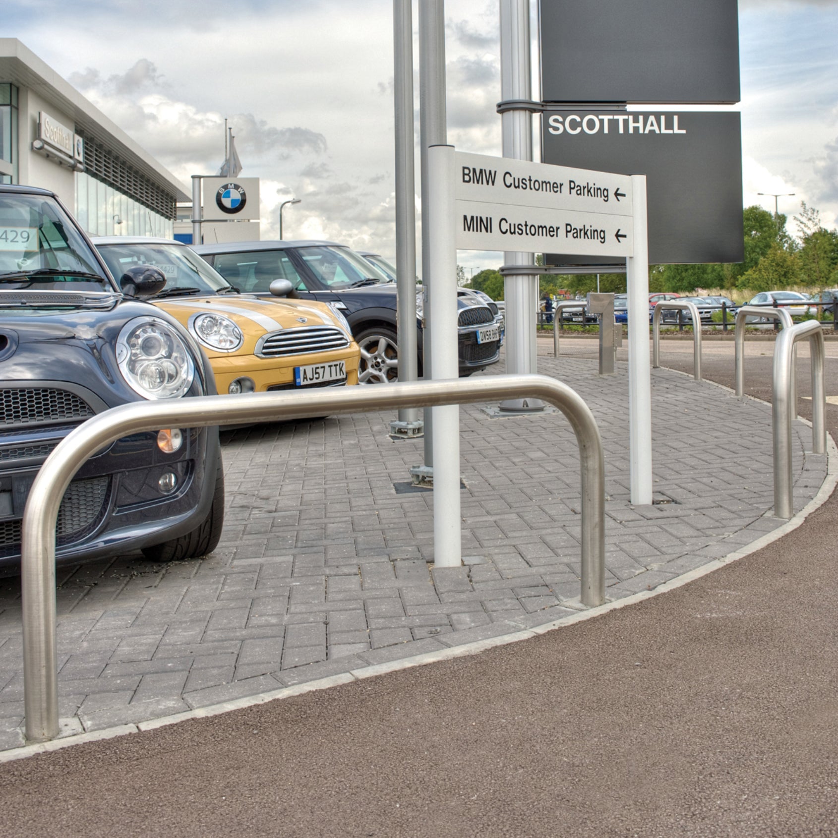 Rhino RB60 Hoop Barrier Stainless Steel – Driveway Bollards